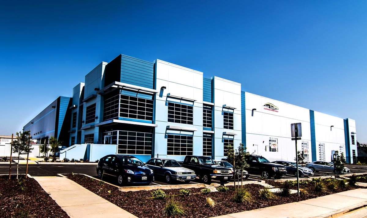 Coast Tropical Distribution Center - Big-D Pacific | Expert Large-Scale ...